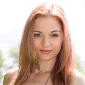 Emily Ross | биография, рост, вес, размер сисек, фигура, возраст, instagram, twitter, onlyfans